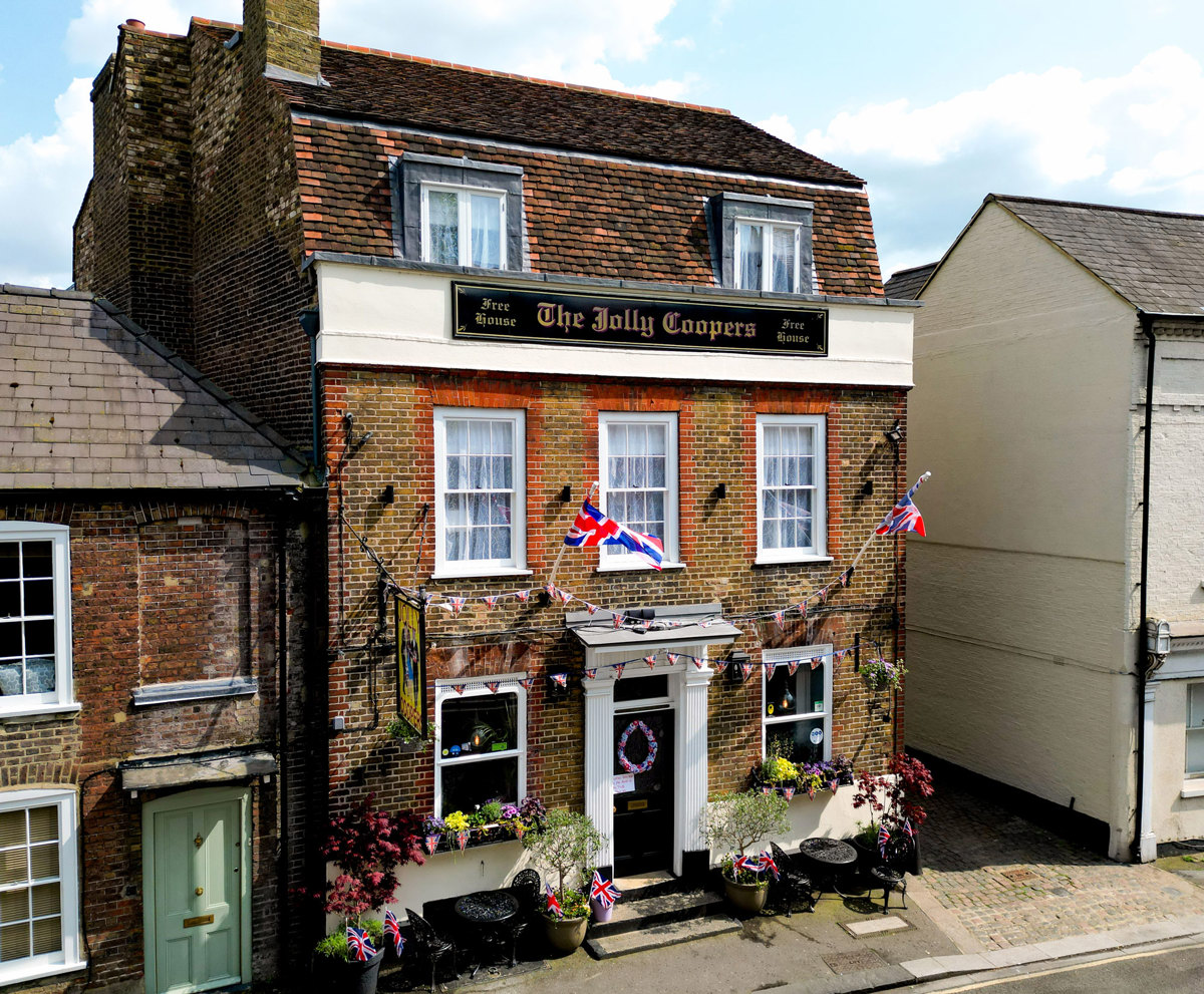 The Jolly Coopers Pub in Hampton - The Jolly Cooper
